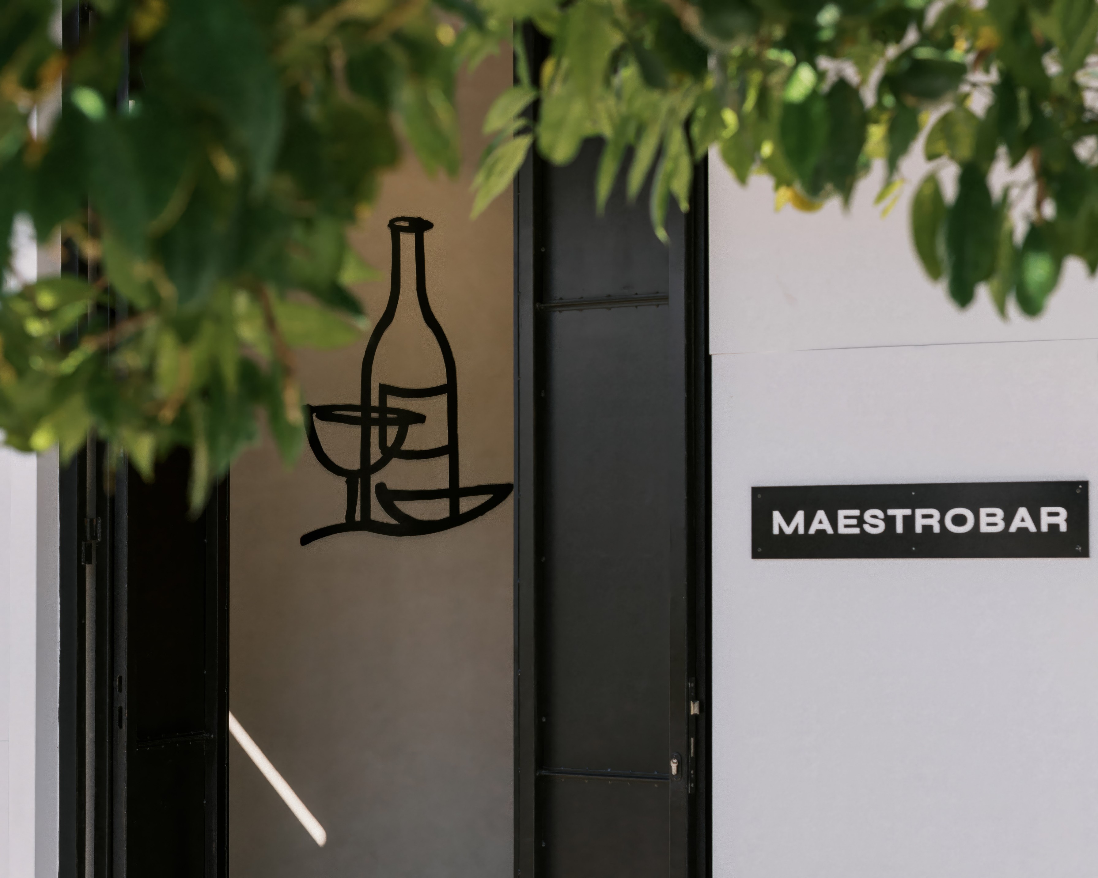 Maestro Bar Home